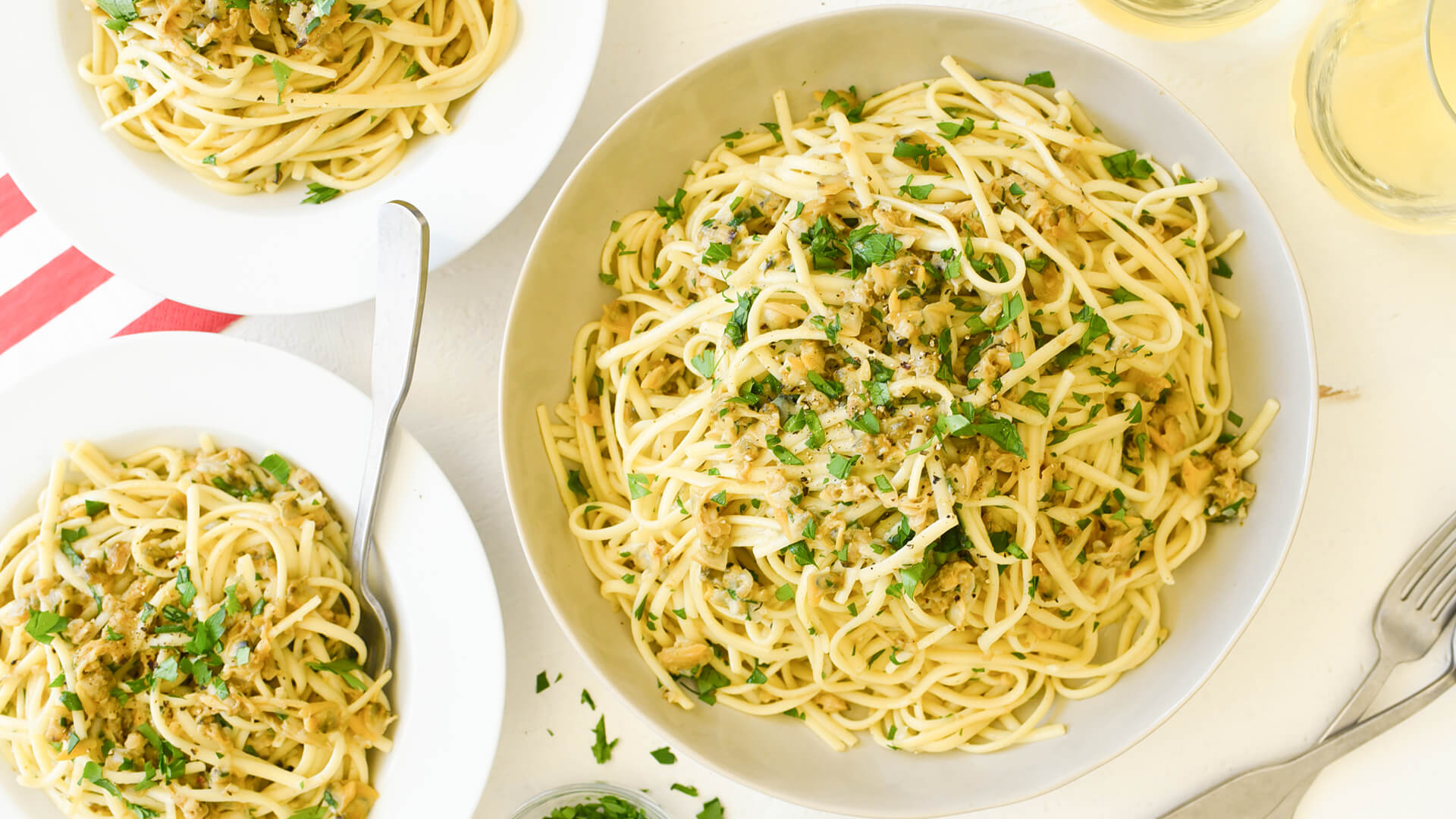 Classic Linguini With Clams Recipe | Bumble Bee Seafoods